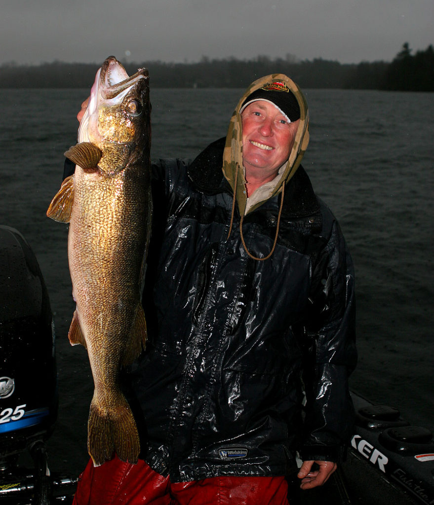 Monster Walleyes with Doug Stange of In-Fishermen TV - Merland Park ...