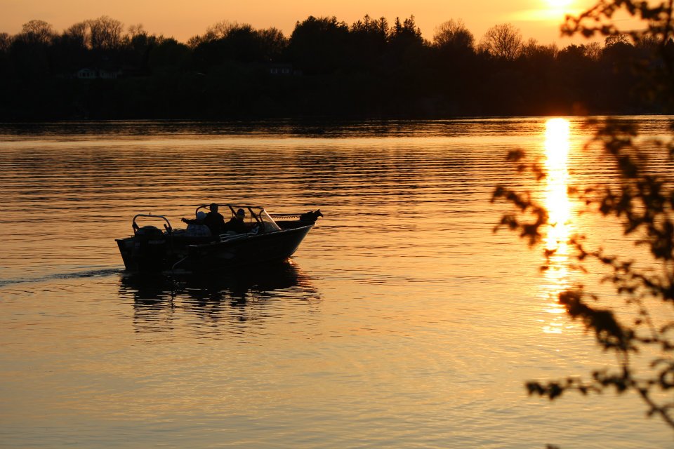 Ontario Fishing Resort | Picton Ontario | Merland Park Cottages